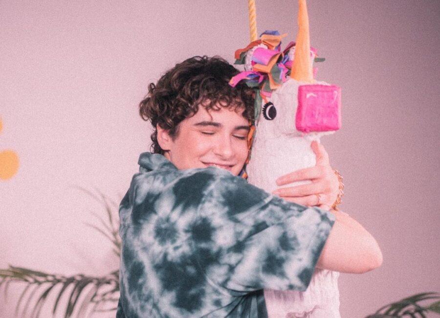 Kia Rose | Instagram, Facebook, TikTok | Linktree