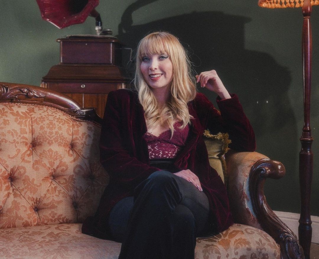 Lisa Murray Expresses Her Frustrations As She Is "Stuck On You" | Music ...