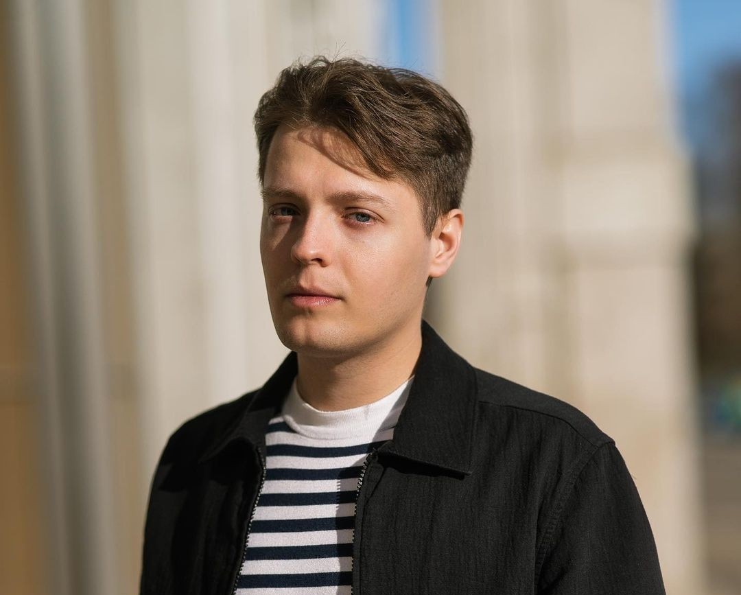 Ben Dolic Wants Both On New Tune "Kissing Her, Missing You" | Music ...