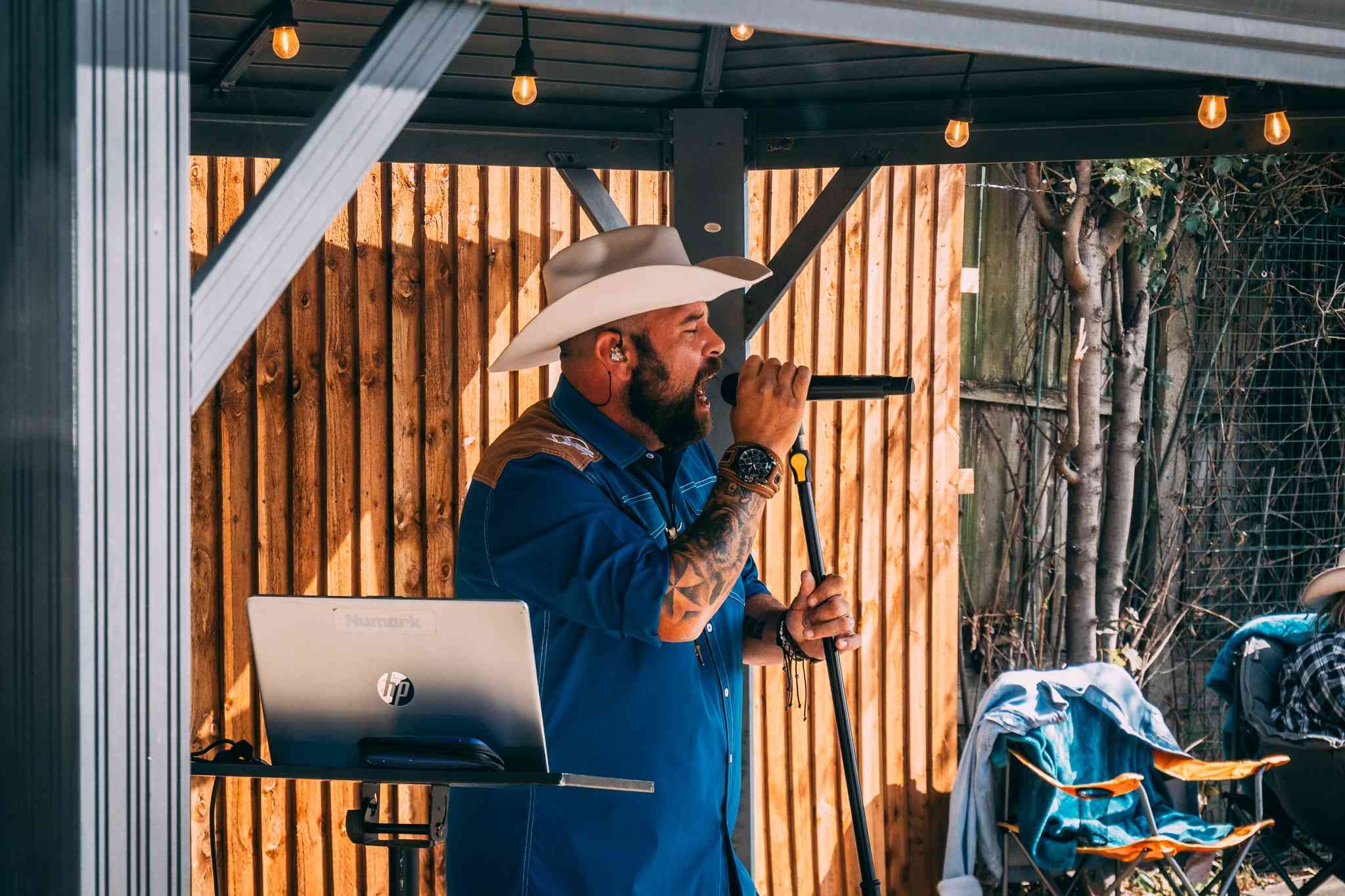 The Cockney Cowboy Redraws the Map with "Us Against The World" | Music ...